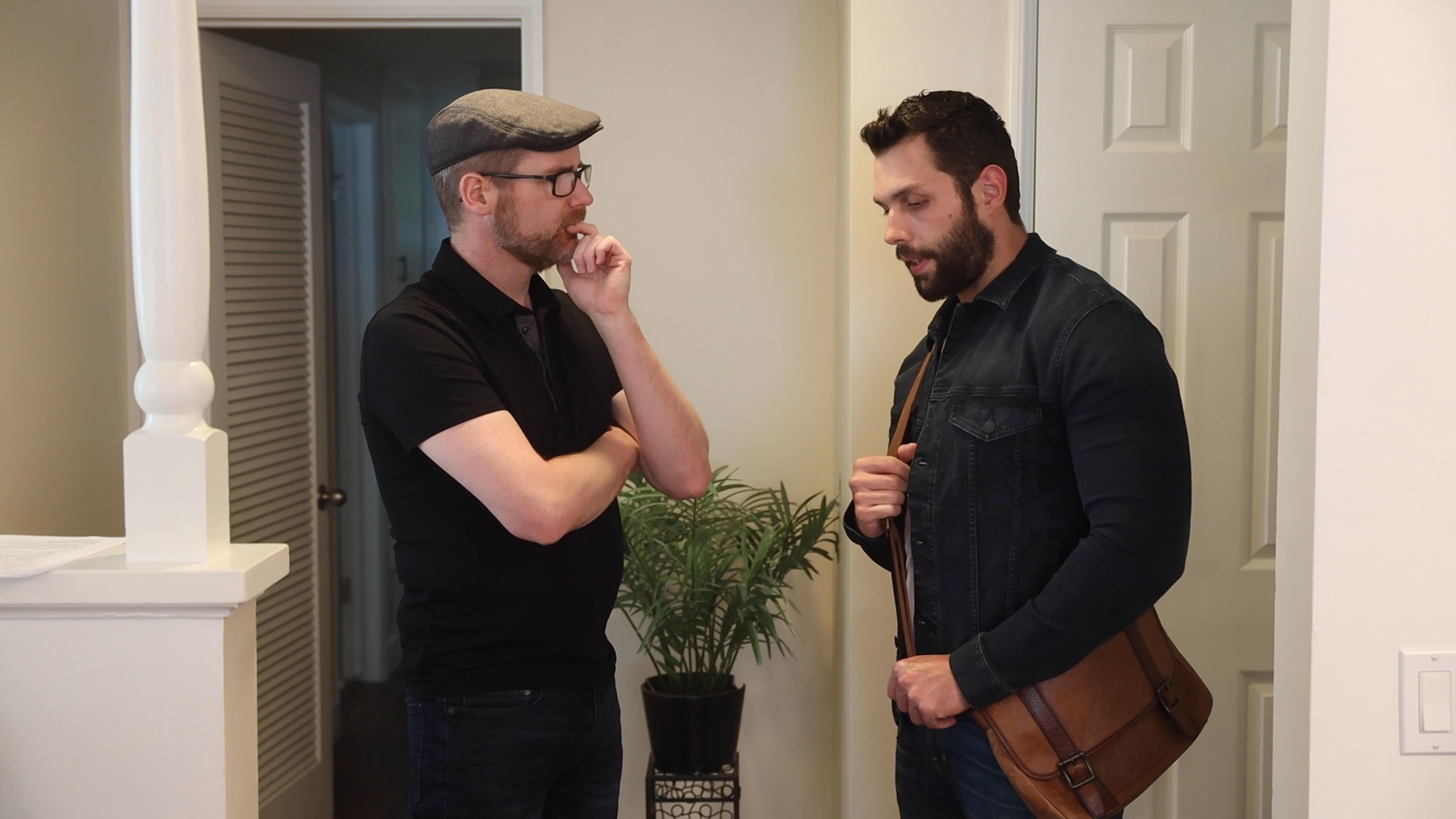 Klein resists his ManAPP programming - ALL NEW (reviews) - Robot - Film 911