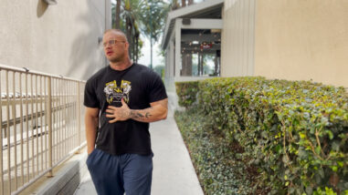 Davin needs his calories - Stuffing - Film 911