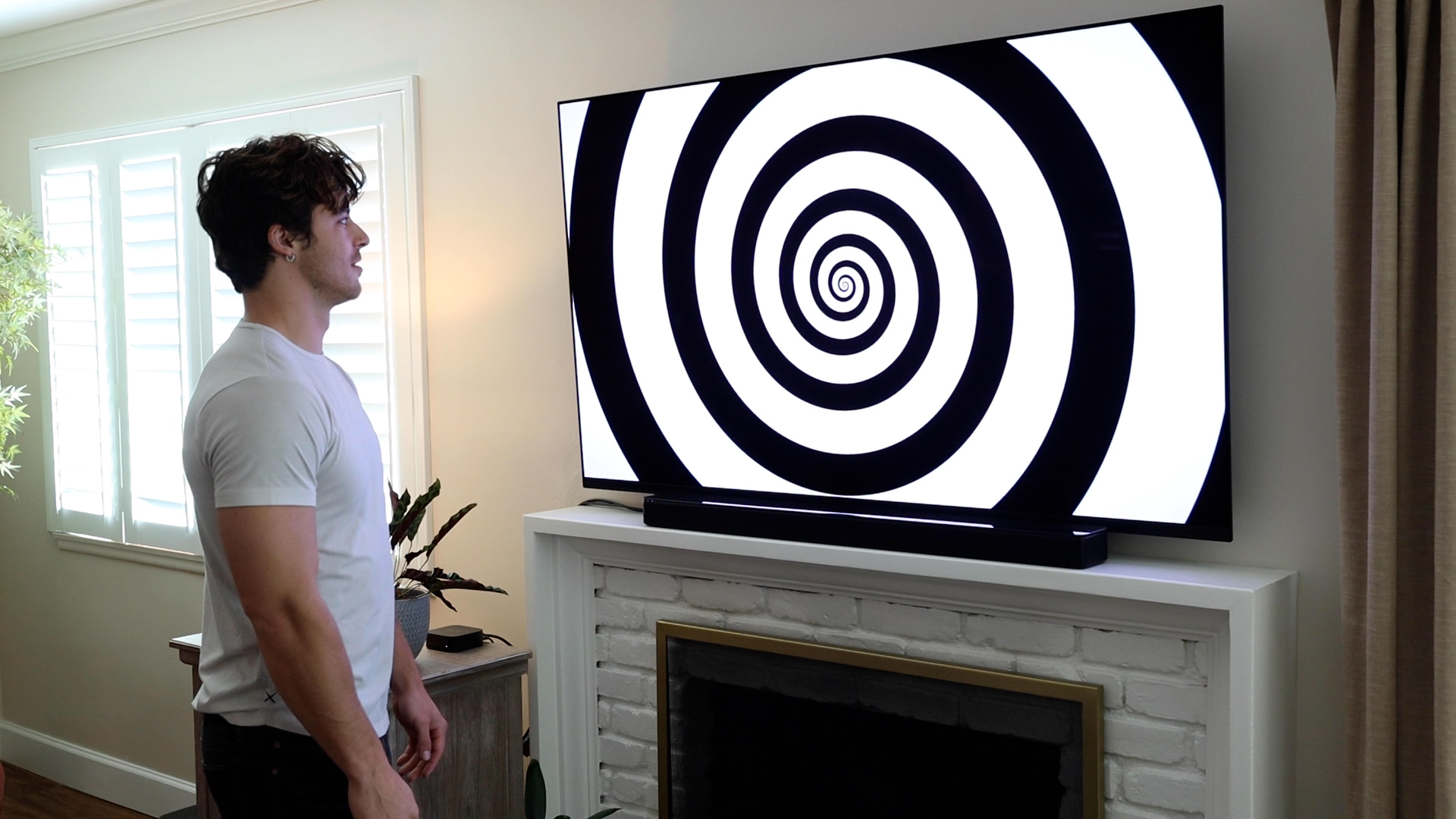Carson the interior designer - Mind Control - Film 911