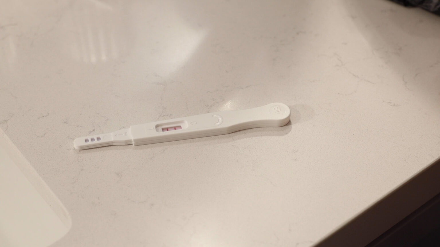 Maverick's teenage pregnancy - Mpreg - Film 911